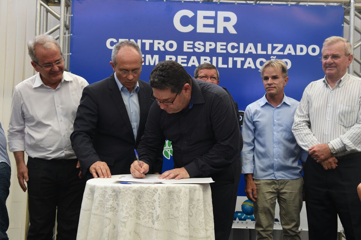 SESA - Governo prestigia inauguração do CER em Colatina